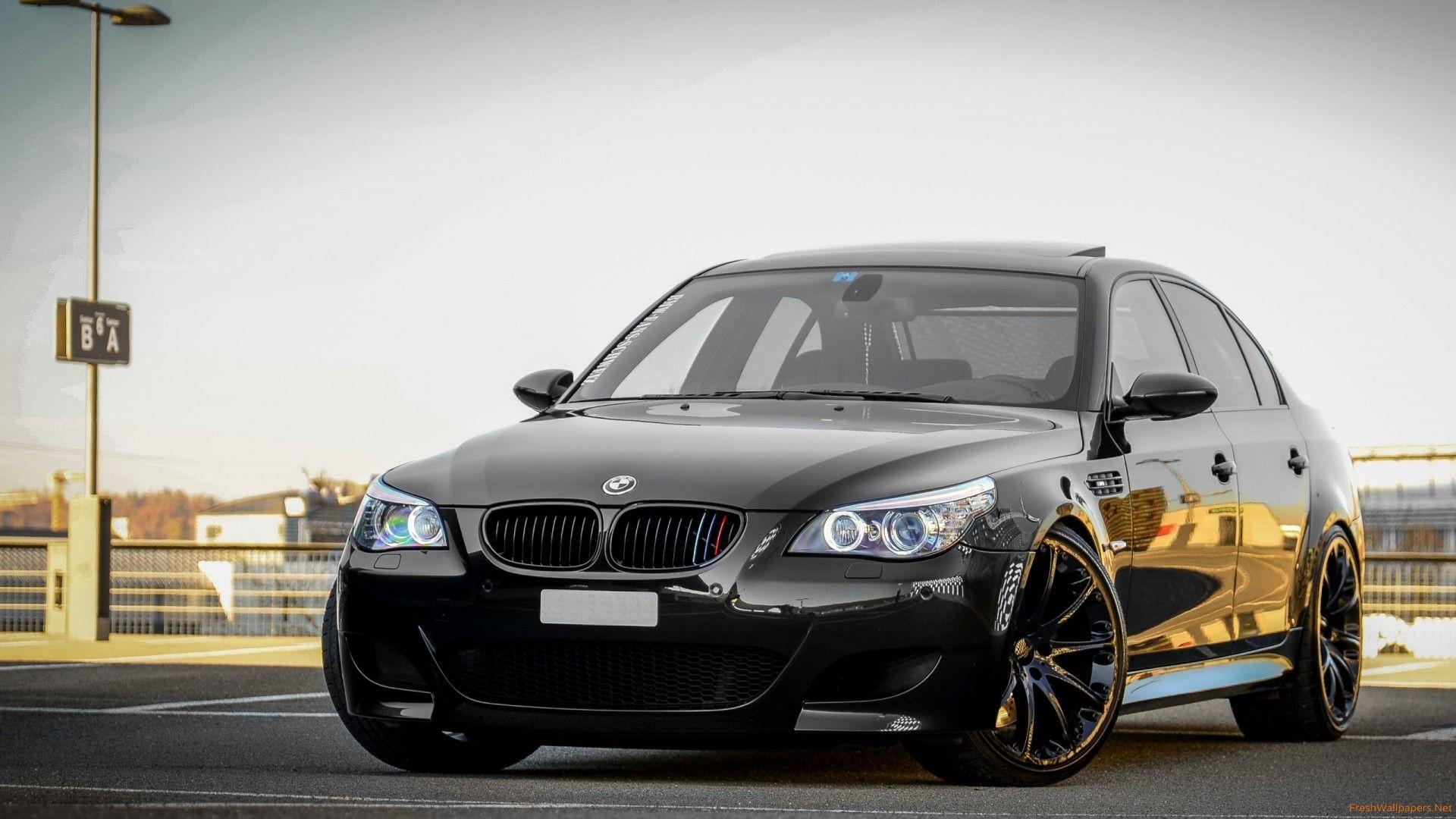 BMW M5 HD – tapety na pulpit i telefon - Tapety