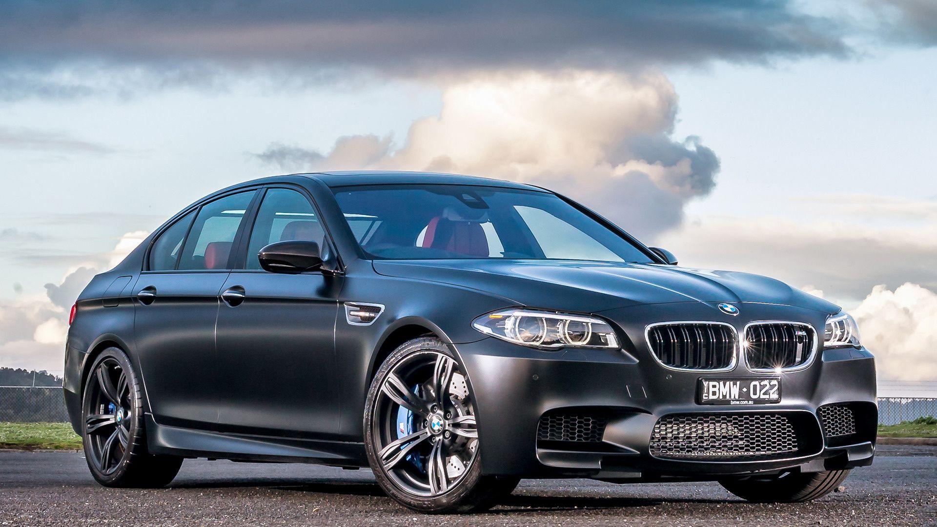 BMW M5 HD – tapety na pulpit i telefon - Tapety