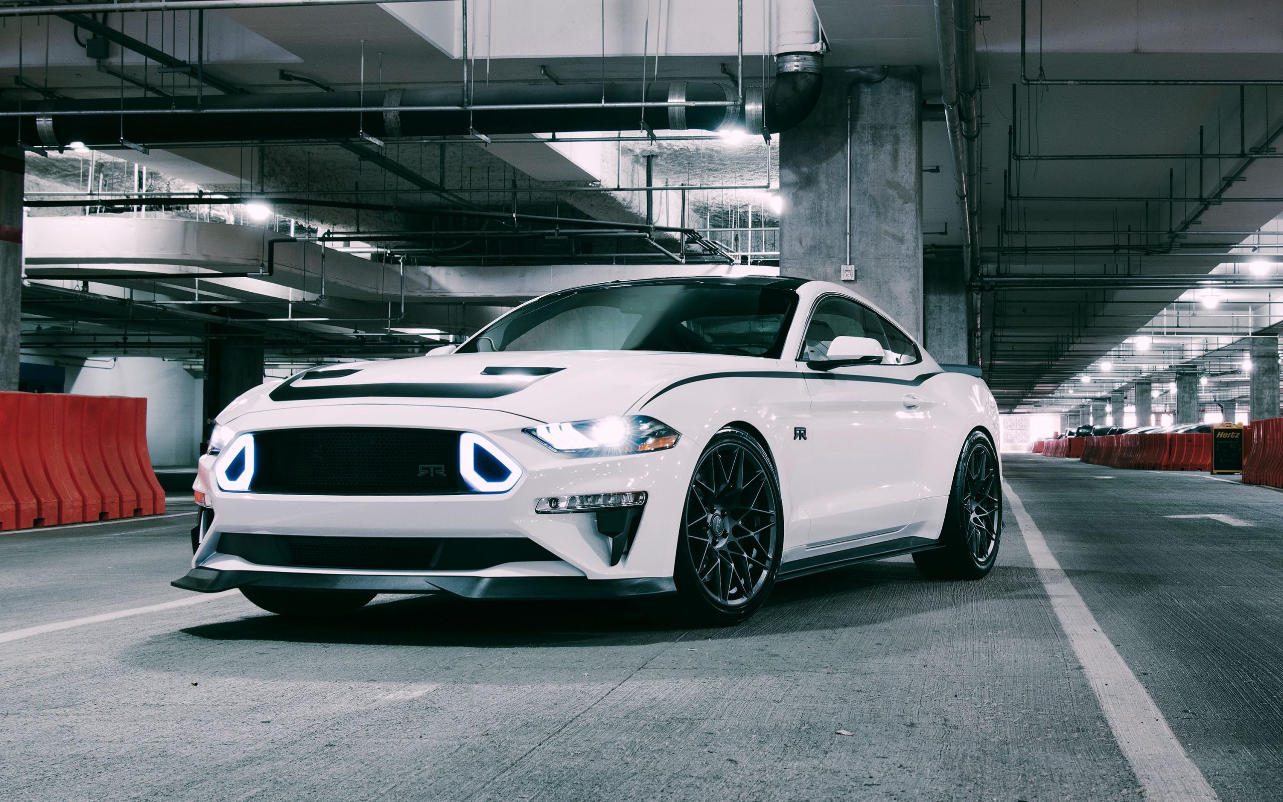 Ford Mustang 2018 – tapety na pulpit i telefon - Tapety
